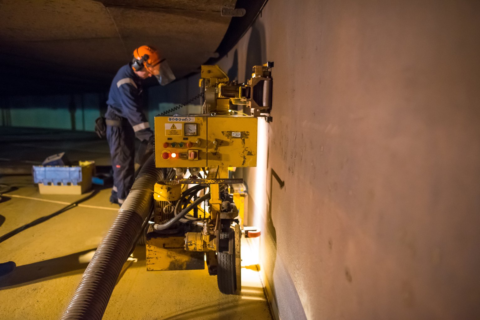 What is a Vertical Shot Blaster?