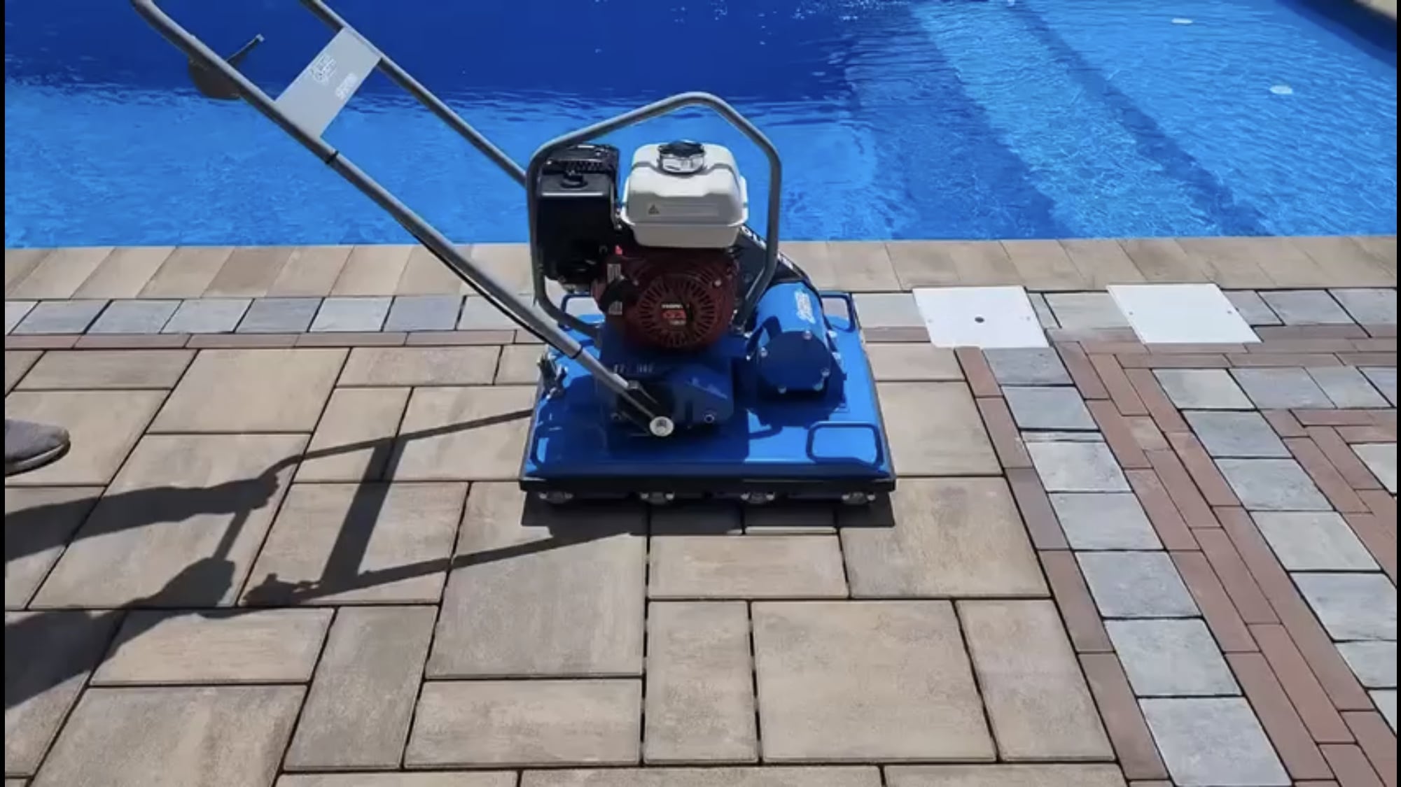 The value of a dedicated Paver Roller when consolidating joint material ...